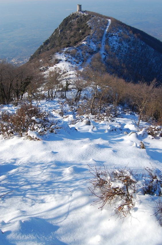 Monte Gennaro 1271 mt. - ghiaccio e neve alle porte di Roma , Natura ...